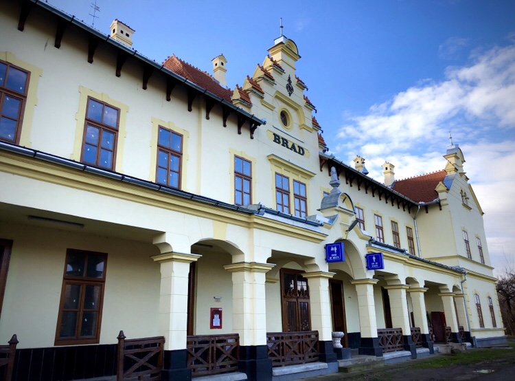 Călătorie cu trenul la Brad // Train ride to Brad, Transylvania – A ...